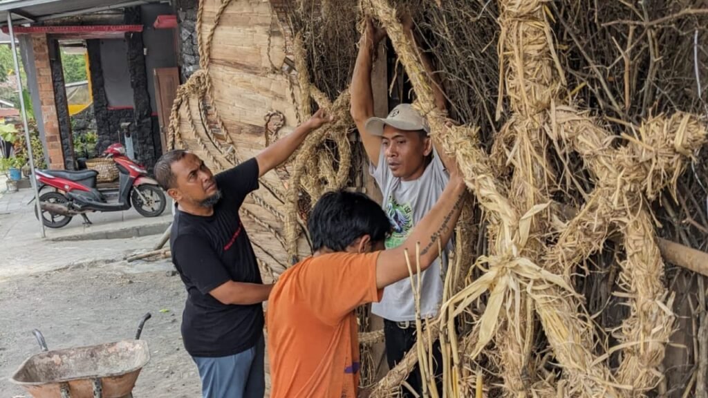 Semut Ireng Jadi Tokoh Utama Festival Lima Gunung