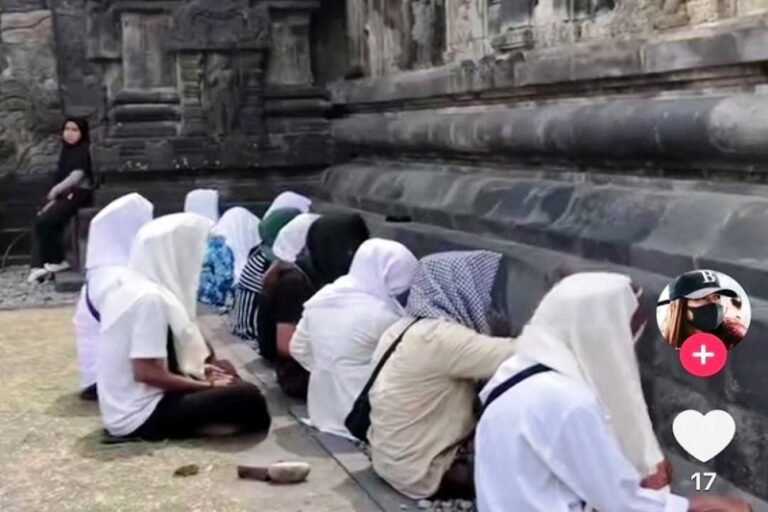 Zikir Rombongan Semarang di Candi Prambanan Viral, Begini Kata Kemenag ...