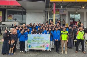Siswa SMPN 26 Semarang Tebar Ratusan Takjil "Berbagi Bahagia" di ...